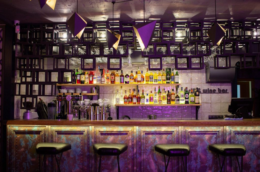 Ресторан з вином, м'ясом та устрицями. Як працюватиме у Франківську ...